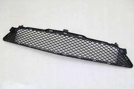 2468851122 Front Bumper Lower Grill W246 Centre — The Merc Man