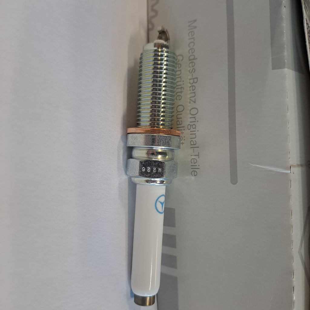 A2701590600 Spark plug m270/m274 — The Merc Man